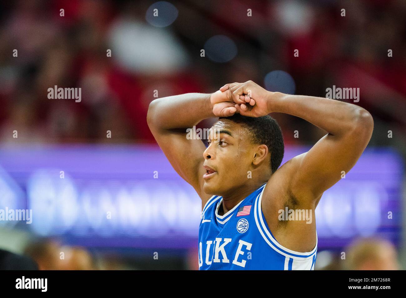 Jaylen Blakes, garde des Blue Devils du duc (2), réagit pendant le ...