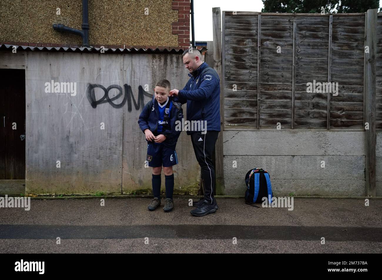 Les fans de Gillingham sont en avance sur le troisième match de la ...