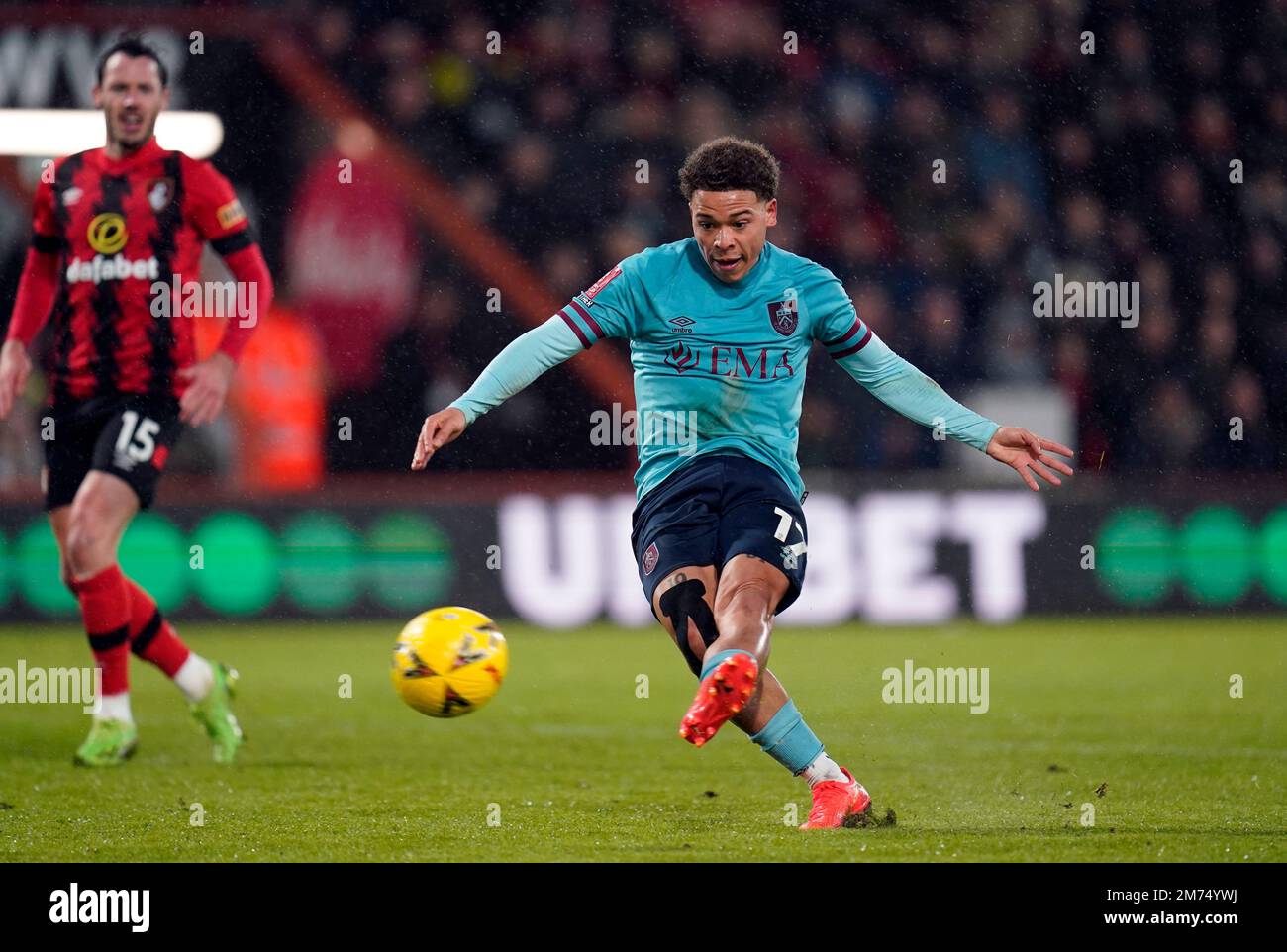 Manuel Benson de Burnley marque son quatrième but lors du troisième ...
