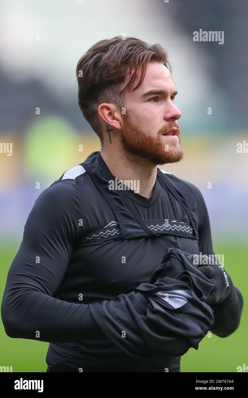 Aaron Connolly #44 de Hull City pendant l'échauffement avant le match ...