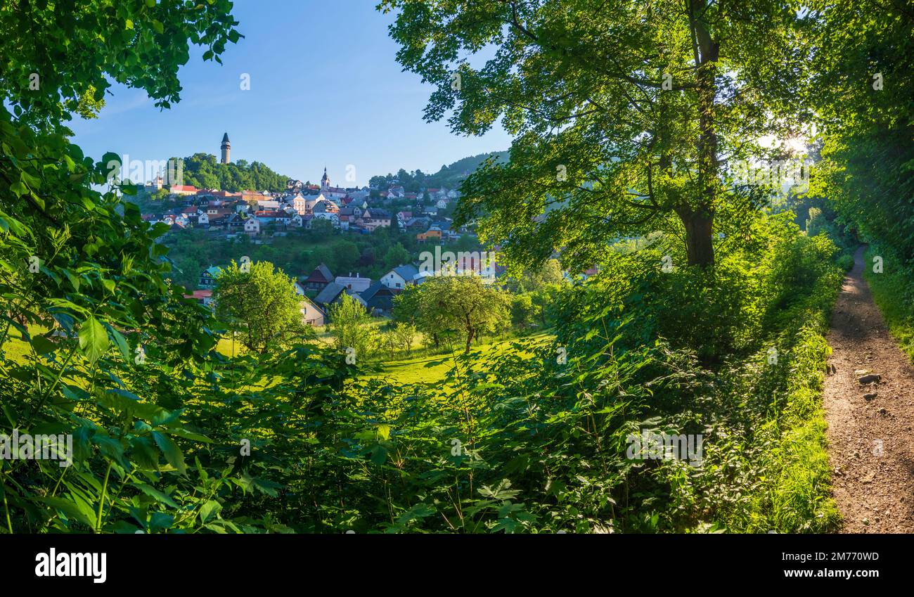 Stramberk (Stramberg) : Château de Stramberk (Strahlenberg) avec tour ...
