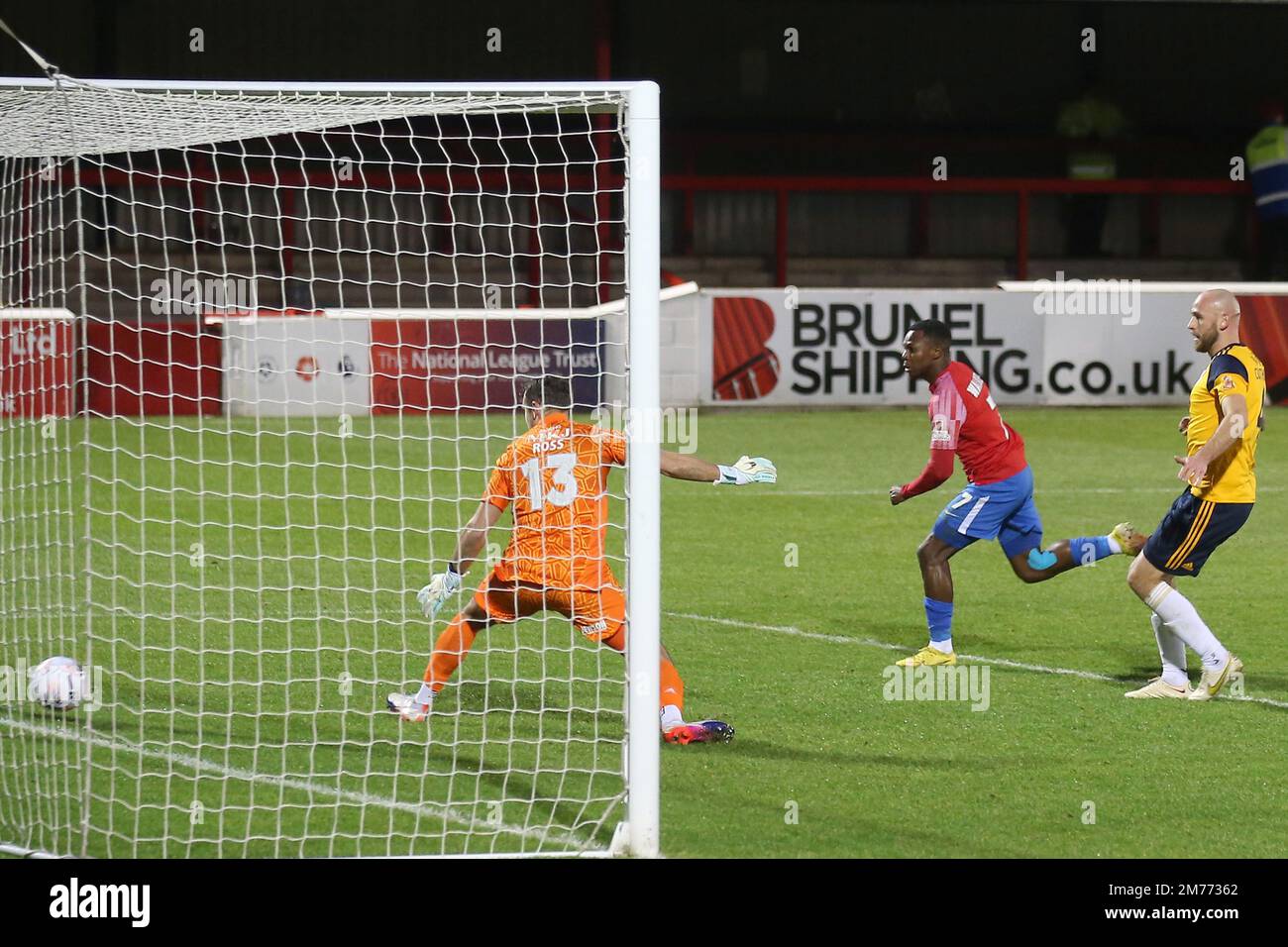 Josh Walker, de Dagenham et Redbridge, marque le premier but de son ...