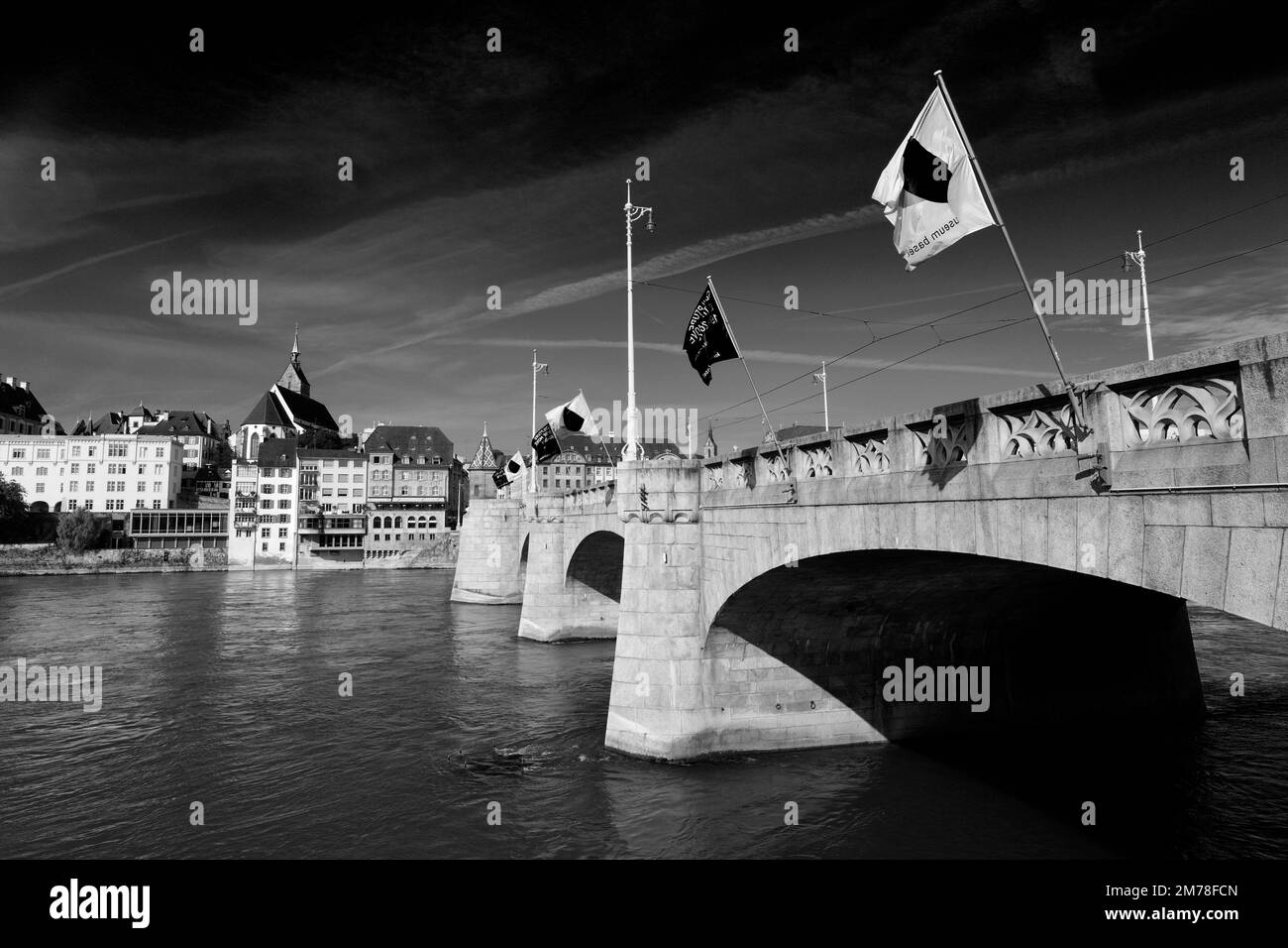 Vieille ville de bâle Banque d'images noir et blanc - Alamy