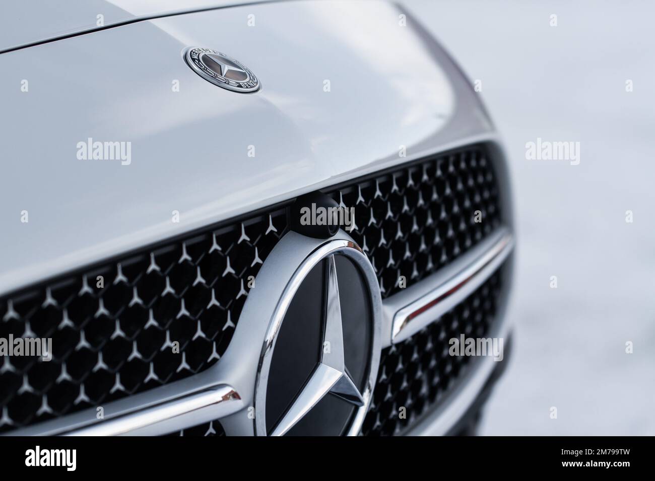 Mercedes benz c200 blanc Banque de photographies et d’images à haute ...