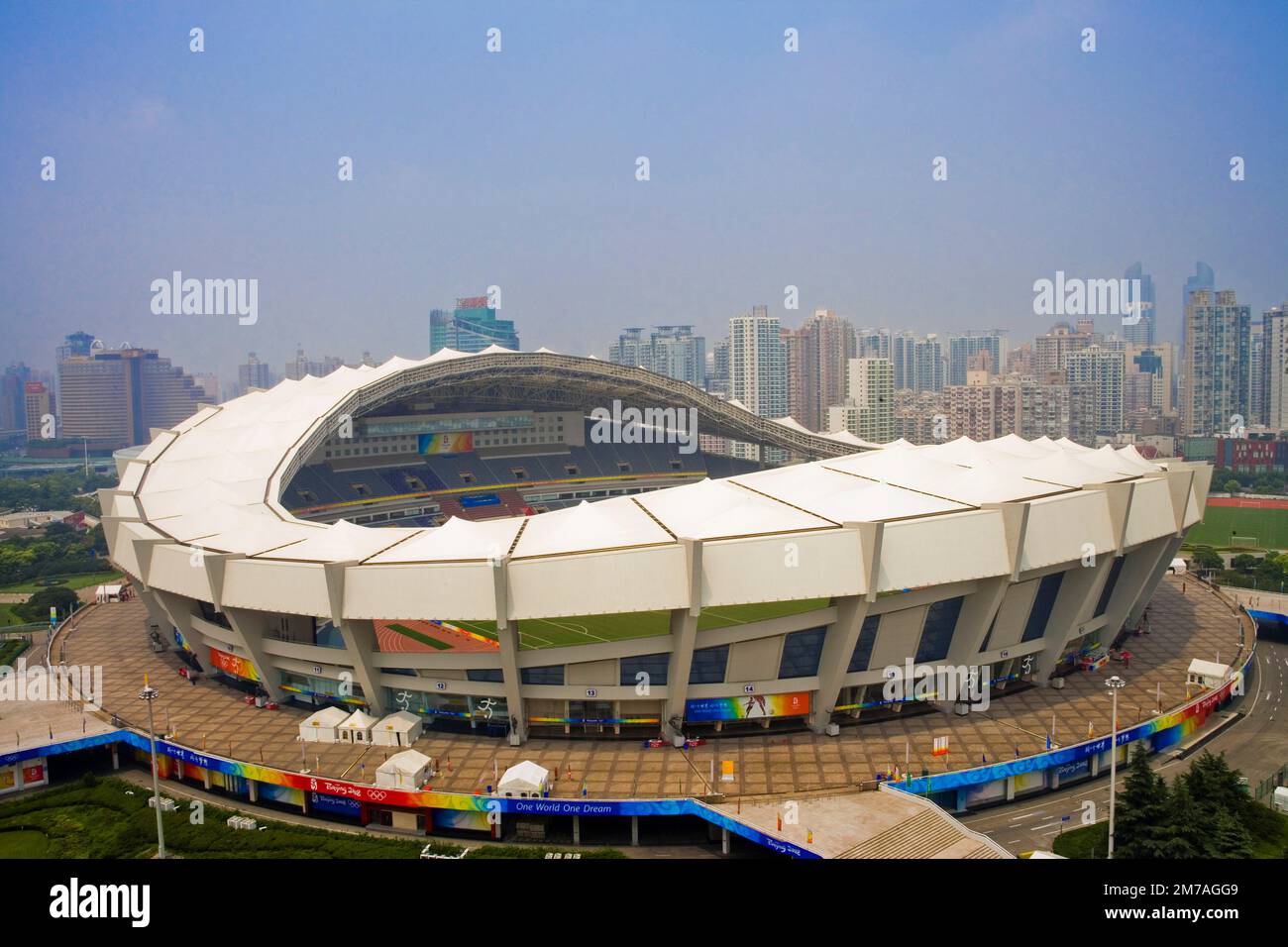 Shanghai stadium Banque de photographies et d’images à haute résolution ...