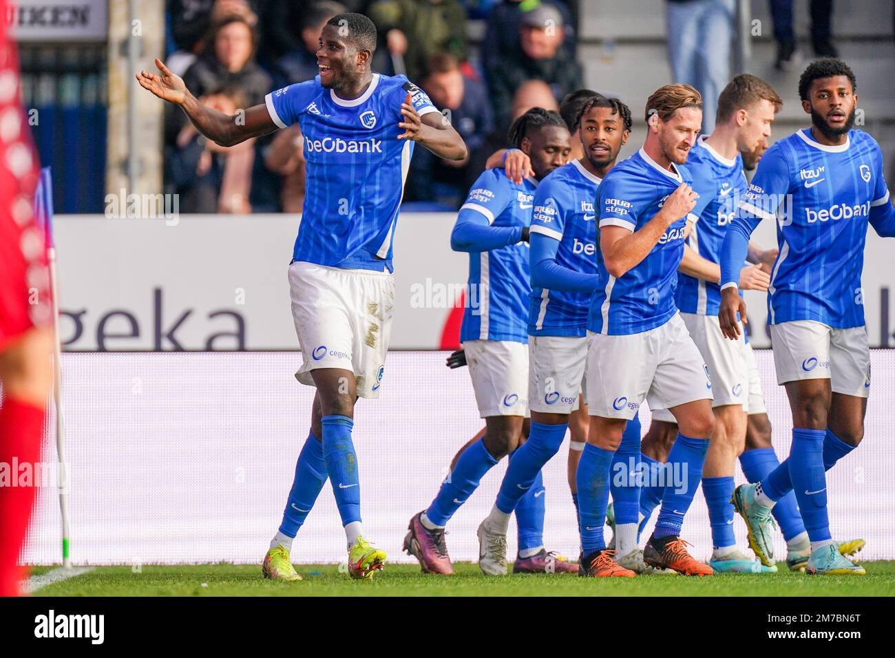 GENK, BELGIQUE - JANVIER 8 : Paul Onuachu de KRC Genk célèbre après ...