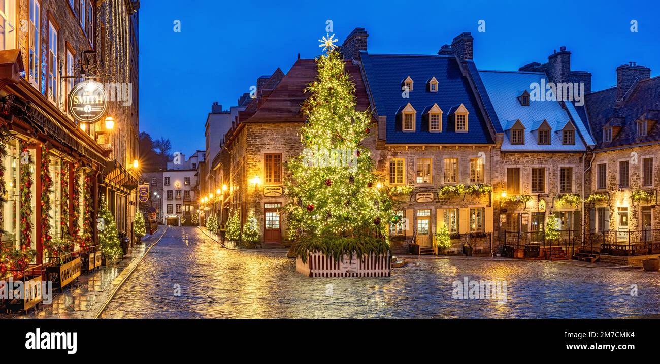 Place Royale avec reflets de pluie et de lumière, Vieux-Québec, Québec ...