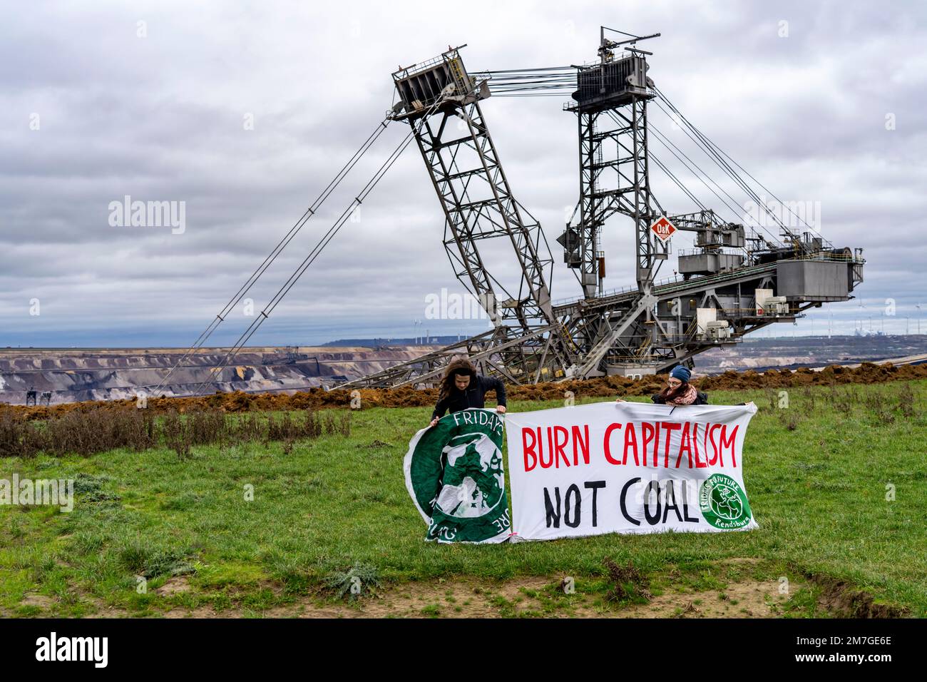 Début de l'éviction du hameau de Lützerath à la mine de lignite de ...