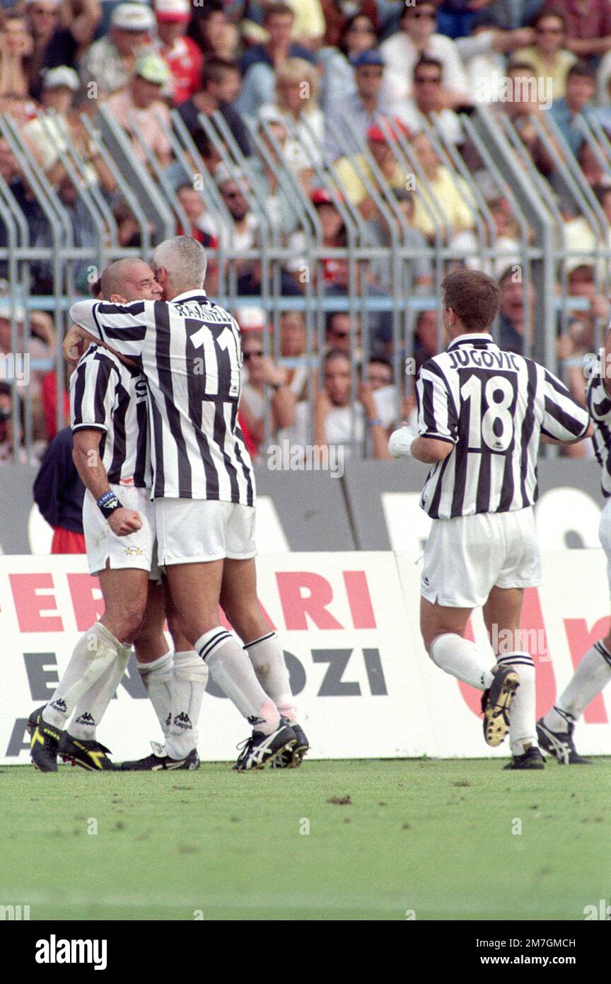 Juventus fc 1993 1994 Banque de photographies et d’images à haute ...