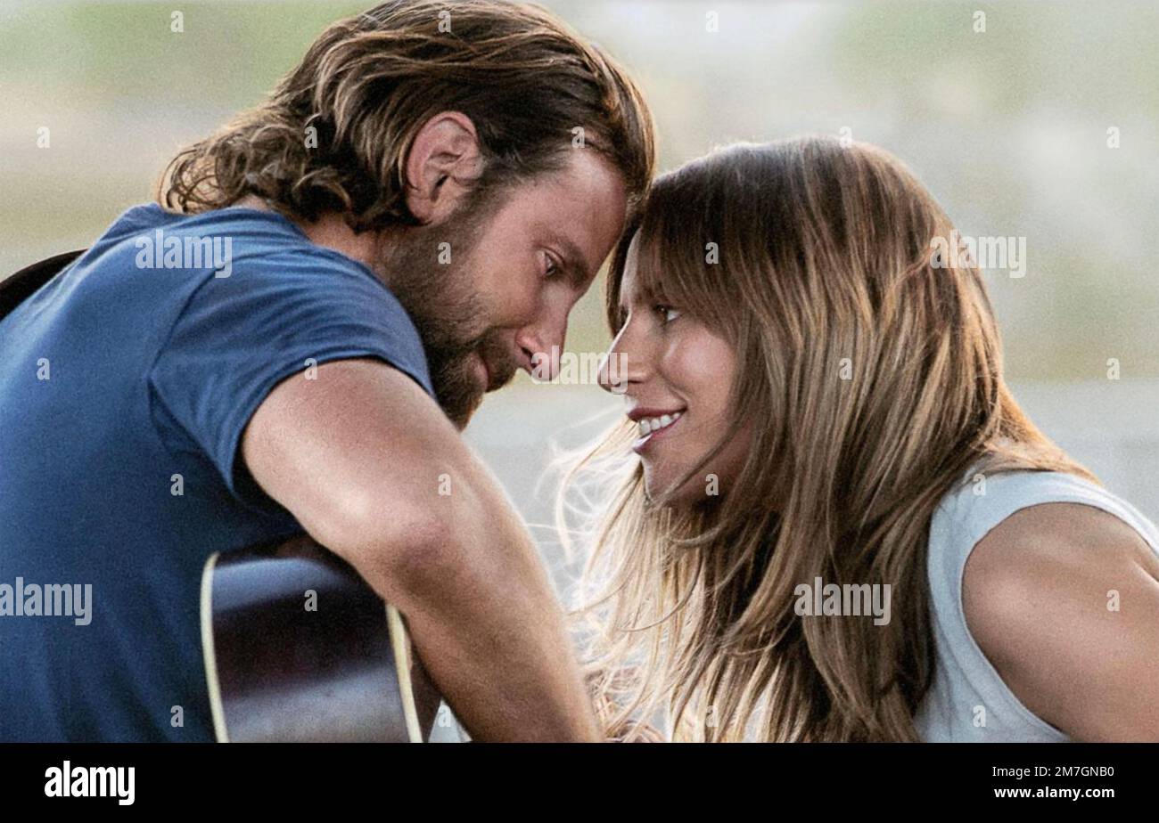 Lady gaga and bradley cooper a star is born Banque de photographies et ...