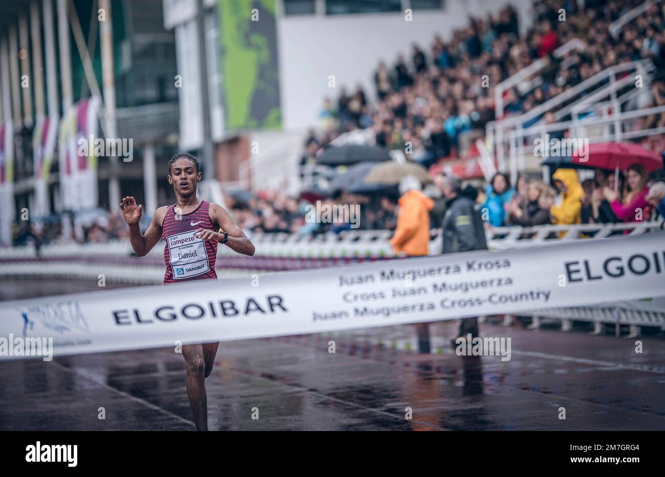 Rahel Daniel à la tête de la Croix d'Elgoibar Juan Muguerza en l'an ...