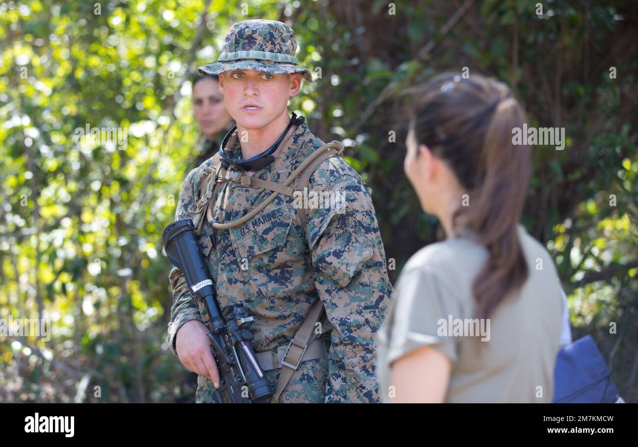 ÉTATS-UNIS Marine 2nd le lieutenant David Meagher, chef de peloton pour ...