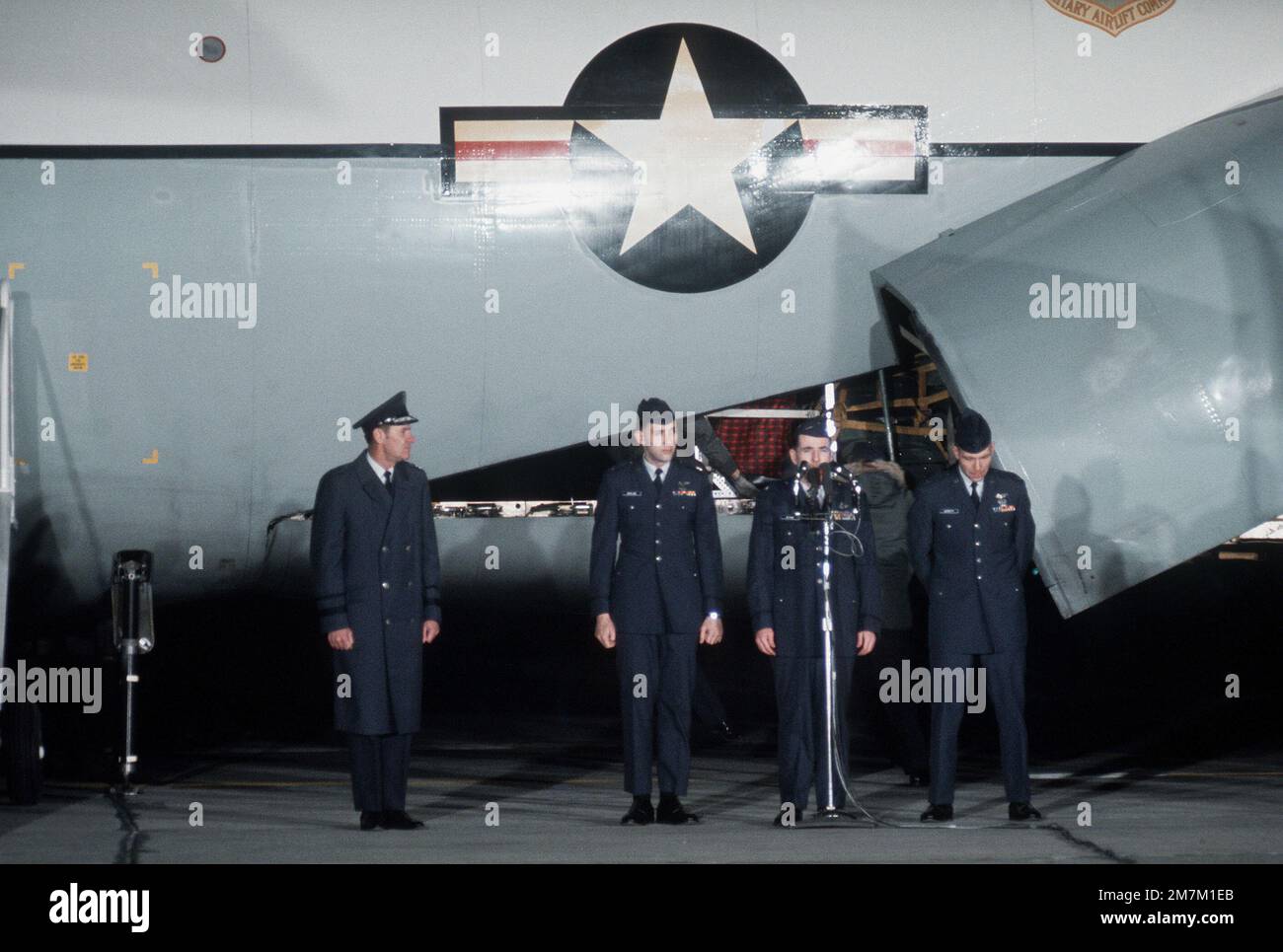 Ancien POW et col de la U.S. Air Force Ronald E. Byrne Jr (Capturé le ...