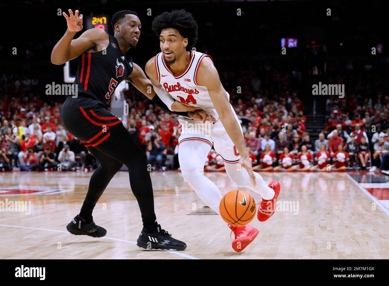 Ohio State's Justice Sueing, right, drives to the basket against ...