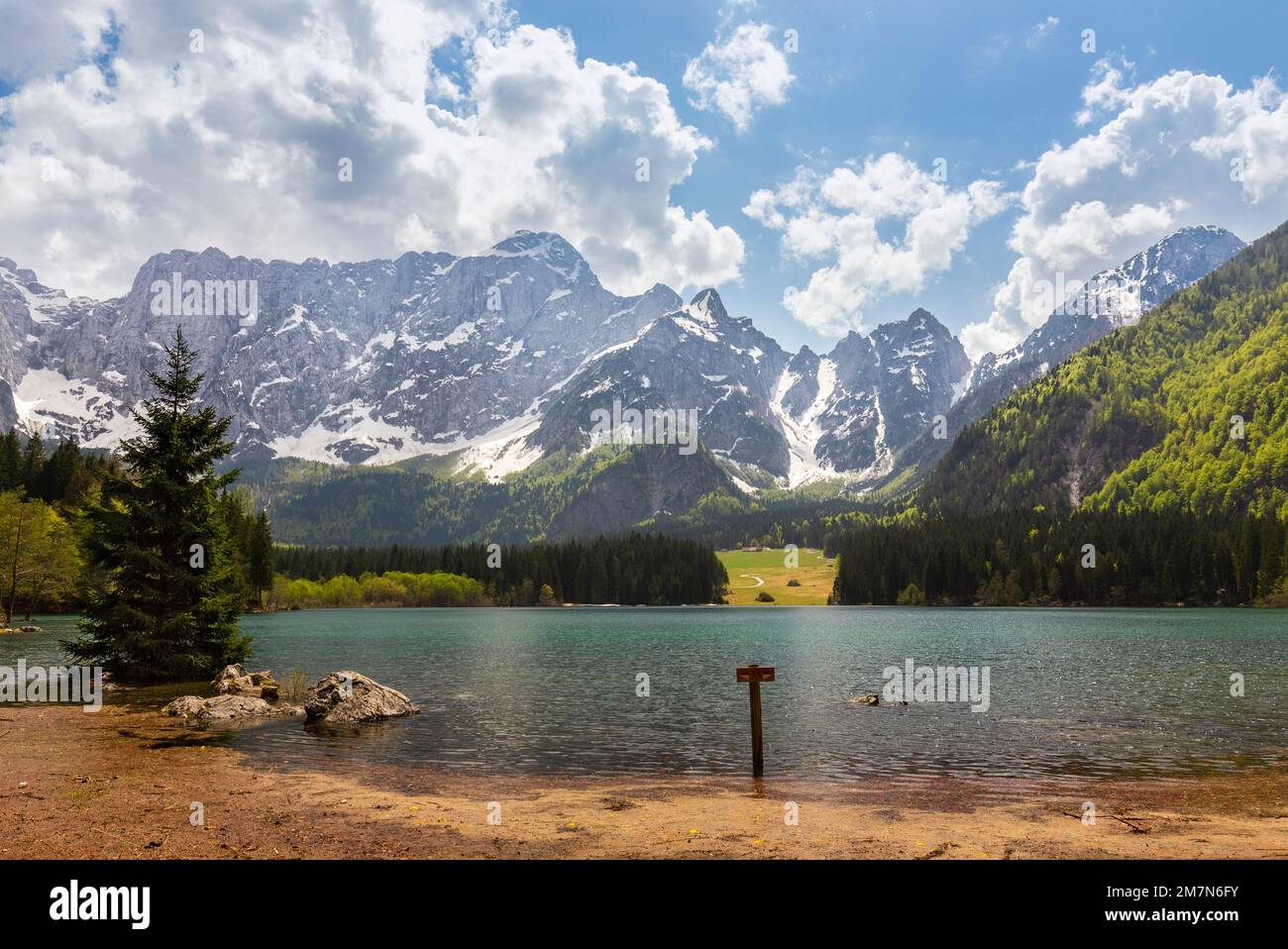 Lac laghi di fusine italie Banque de photographies et d’images à haute ...