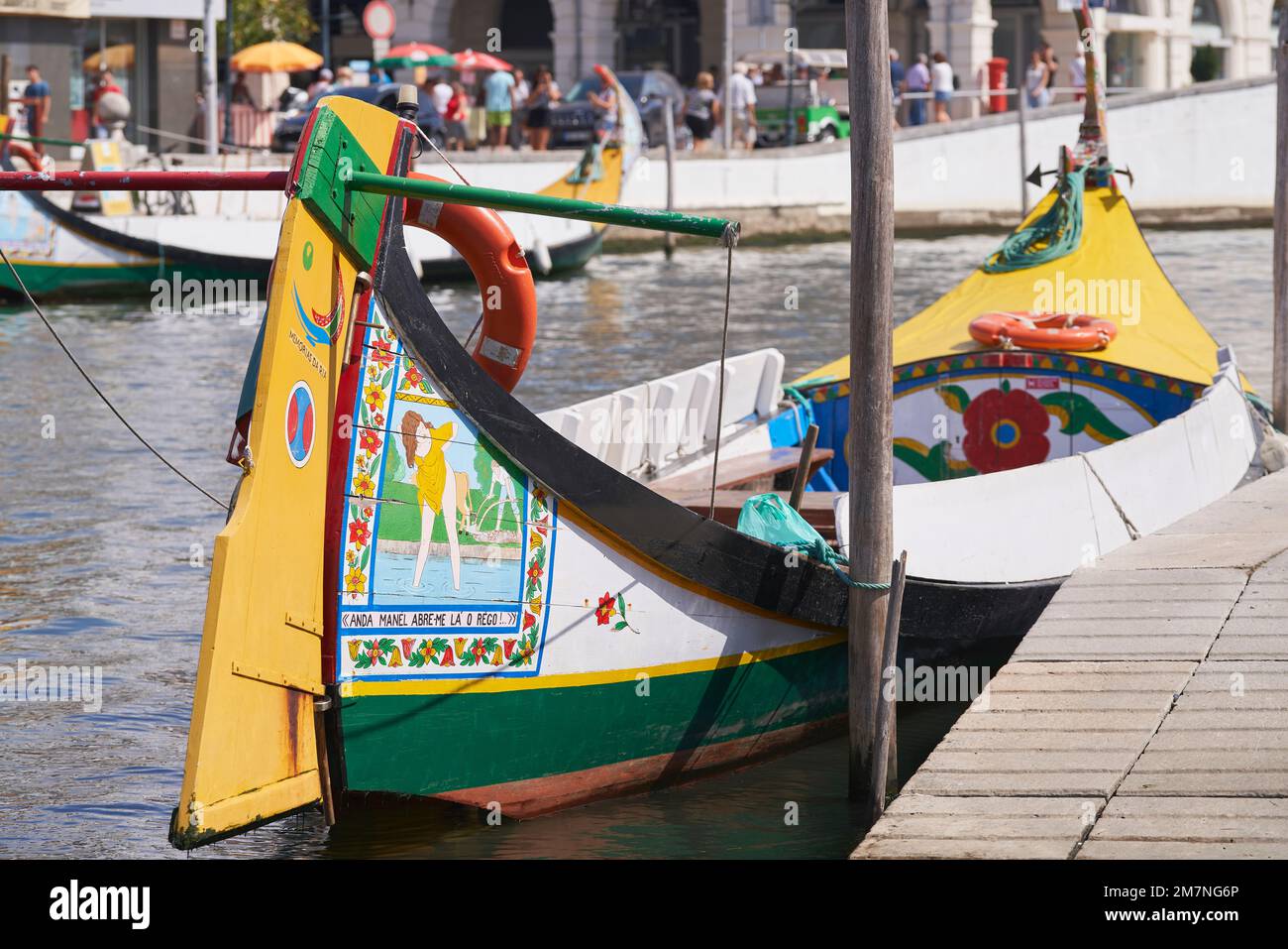Bateau peint sur le canal de moliceiro Banque de photographies et d ...