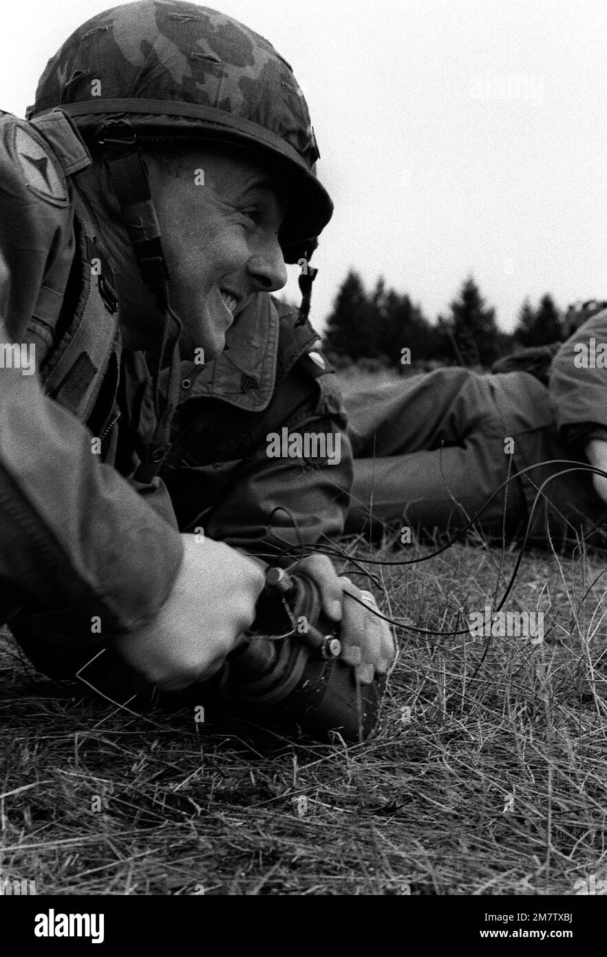 SSGT Larry Kemp, Compagnie A, 15th Engineer Battalion, pompe le piston ...