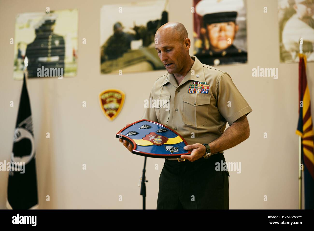 Le lieutenant-colonel Zabulon Philpott, commandant du 3rd Light Armored ...