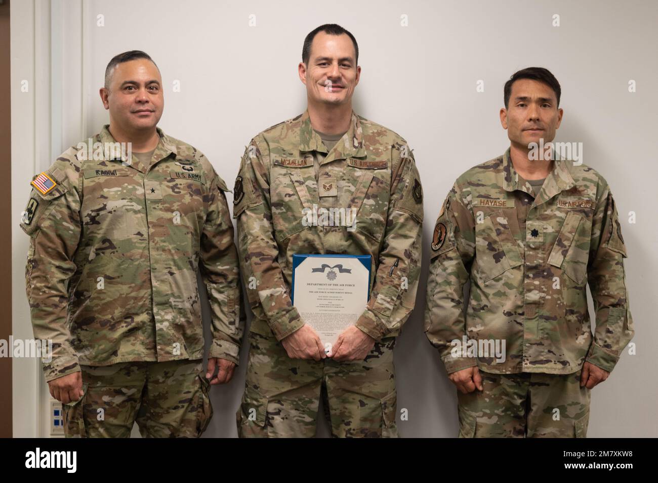 ÉTATS-UNIS Le sergent Isaac McMillan (au centre) de l'état-major de la ...