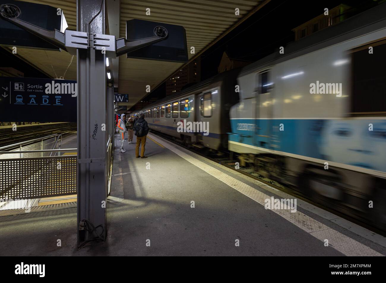 Regional buses Banque de photographies et d’images à haute résolution - Alamy