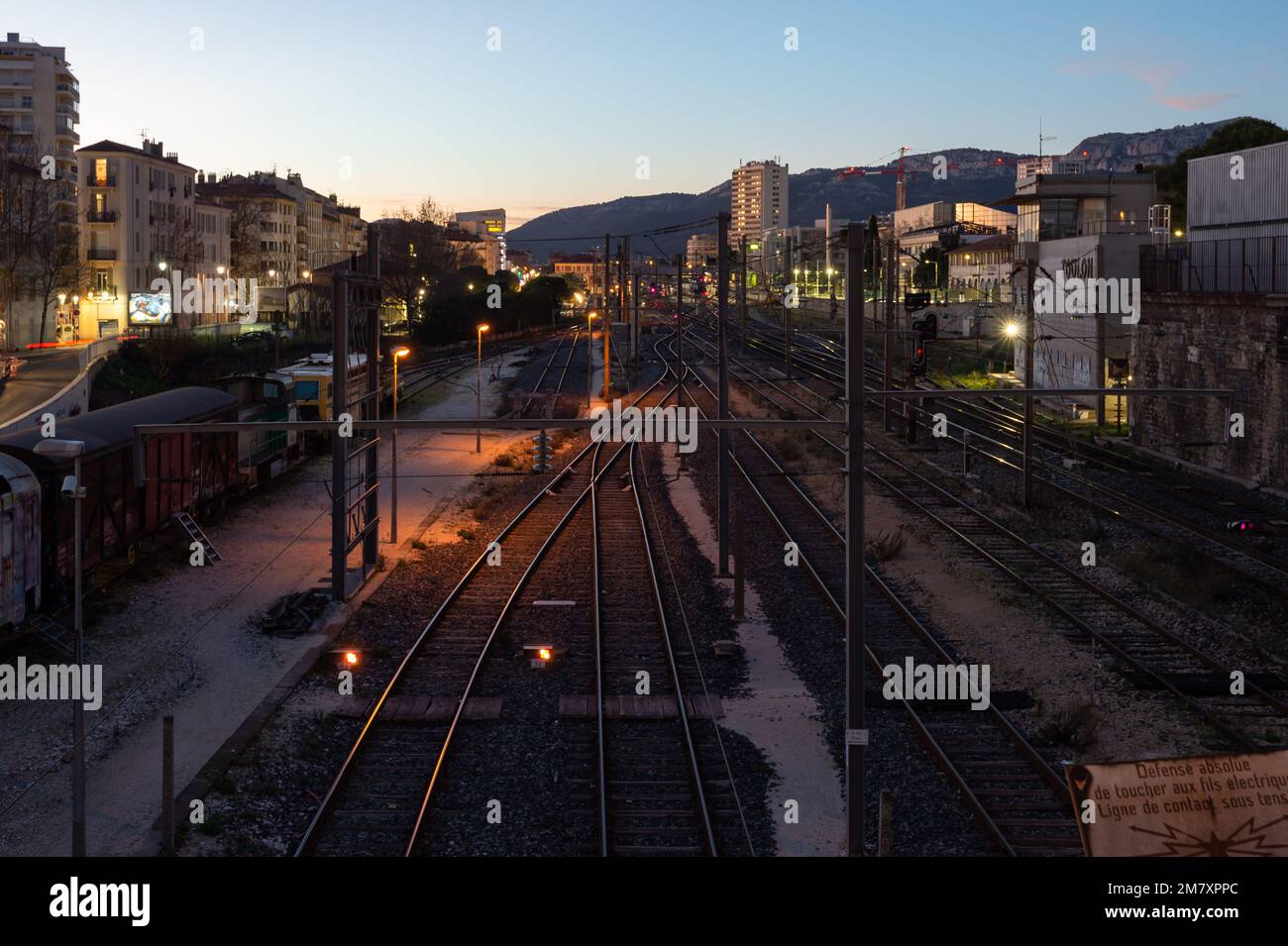 Railway station gare de toulon Banque de photographies et d’images à haute résolution - Alamy