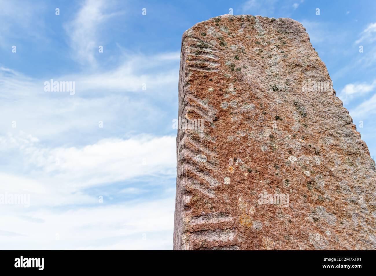 Dunloe Ogham Stone, une pierre d'Ogham avec des inscriptions utilisant ...