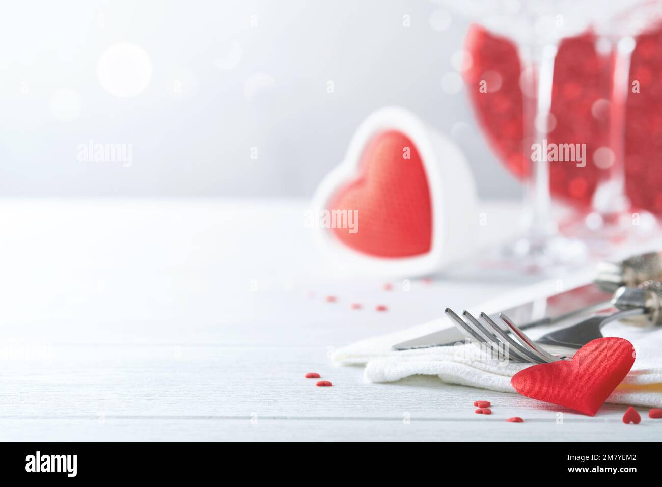 Concept de la Saint-Valentin ou dîner romantique. Décor romantique de ...