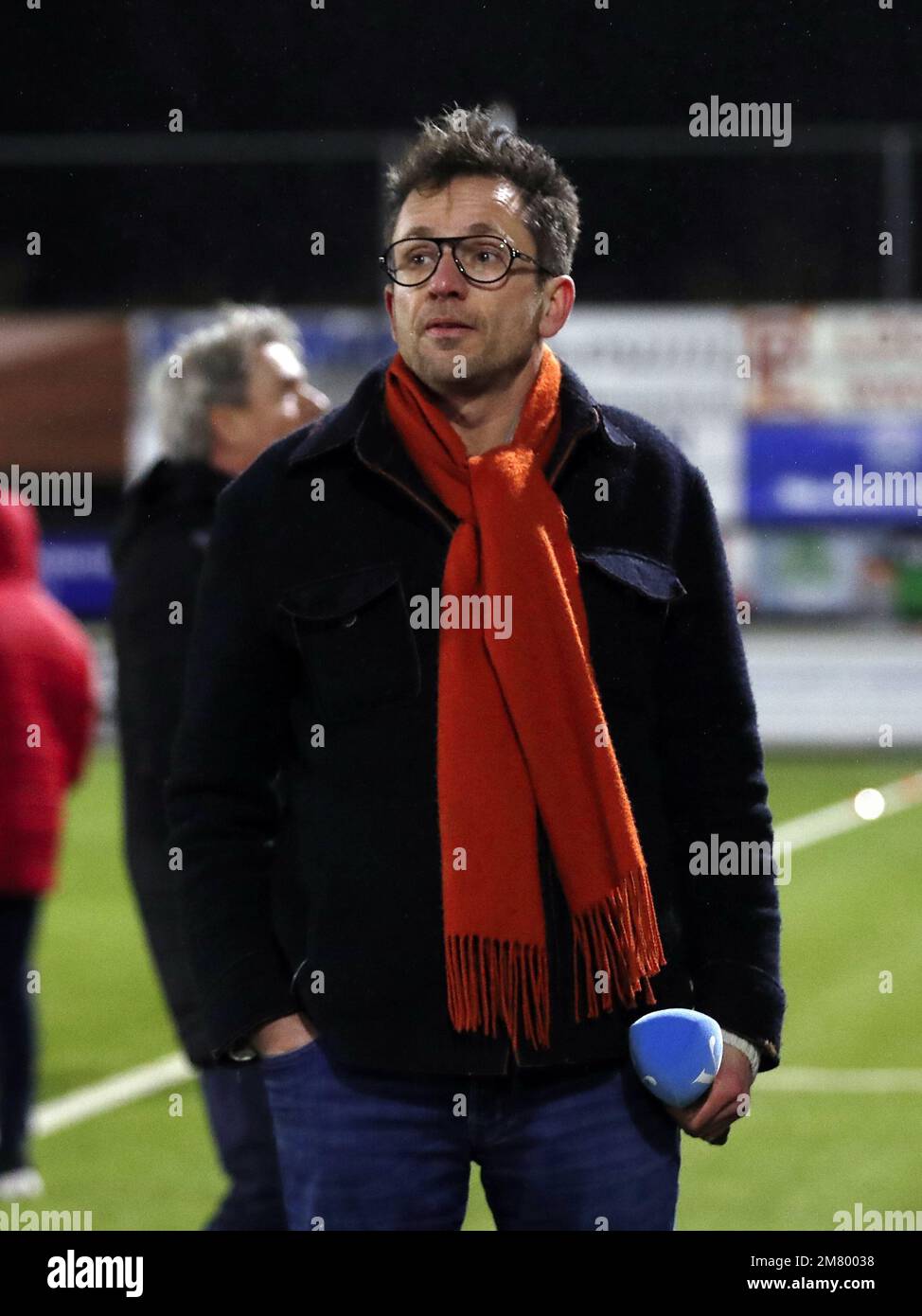 WERKENDAM - Tom Staal, journaliste de Veronica Offside, lors du match ...