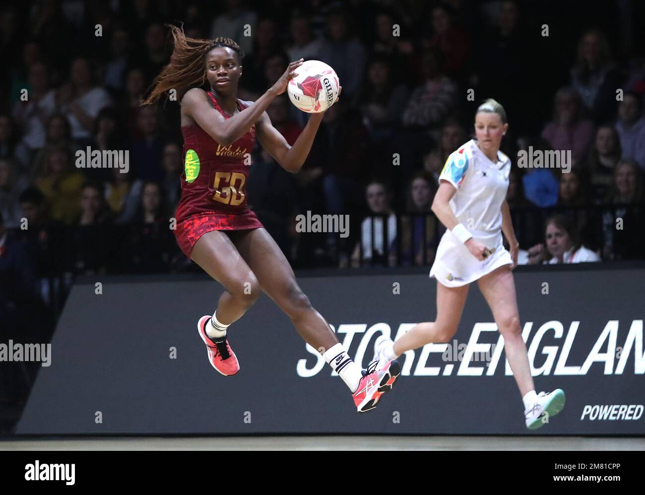 Funmi Fadoju, en Angleterre, en action lors du match de la série ...