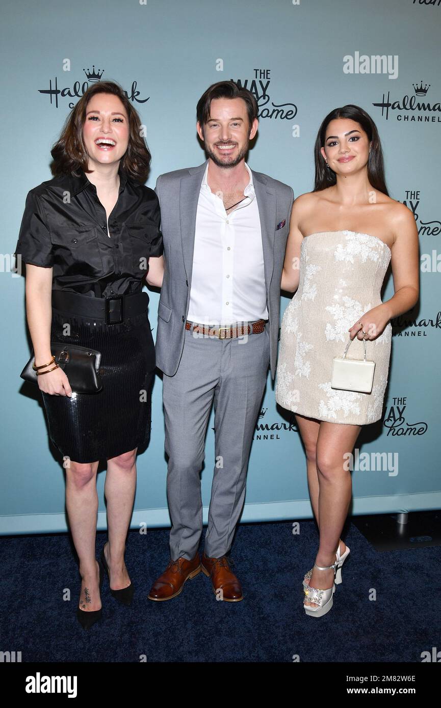 (G-D) Chuler Leigh, Evan Williams et Sadie Laflamme-Snow assistent à la ...