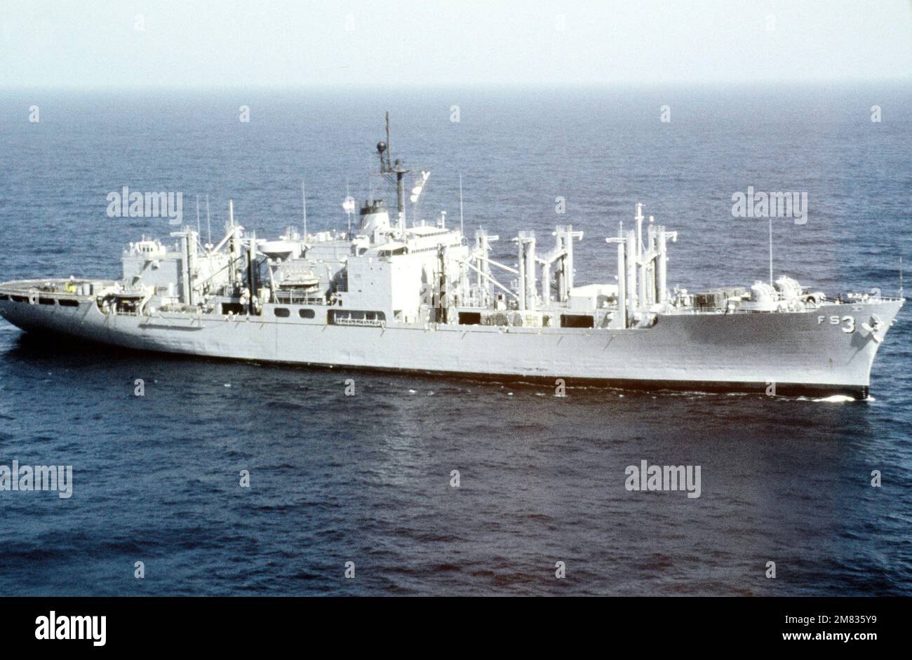 Une vue à tribord de l'arc des magasins de combat navire USS NIAGARA ...