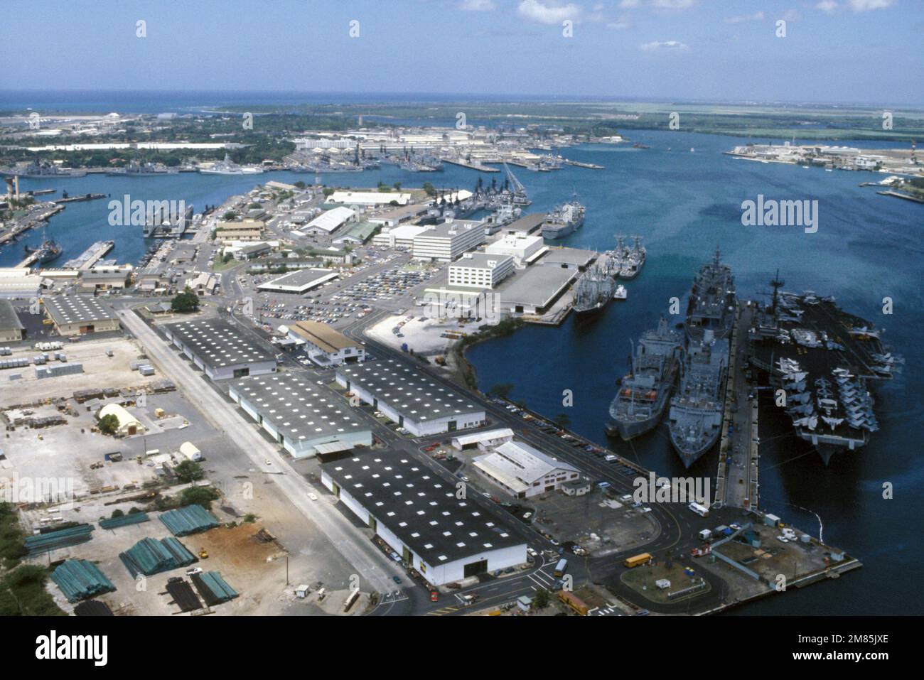 DN-ST-87-04029. Base: Naval Station, Pearl Harbor État: Hawaii (HI ...