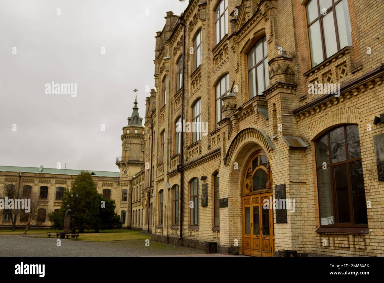 Ancien château ukrainien maison architecture bâtiment principal de l'Université technique ...