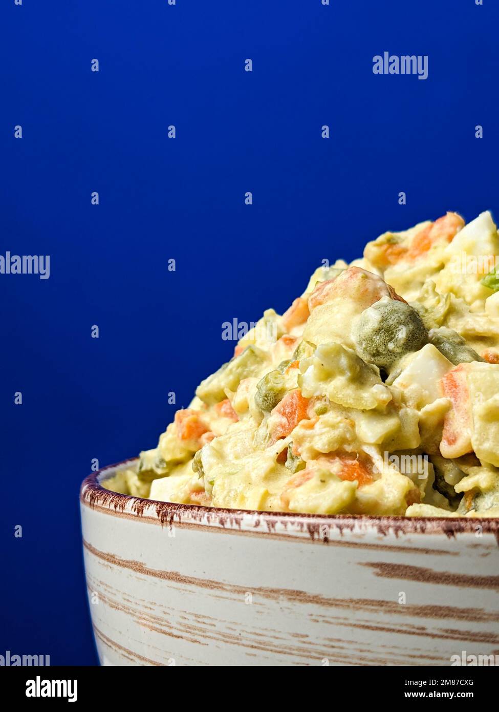 Salade russe Olivier - une recette classique avec mayonnaise, un goût ...