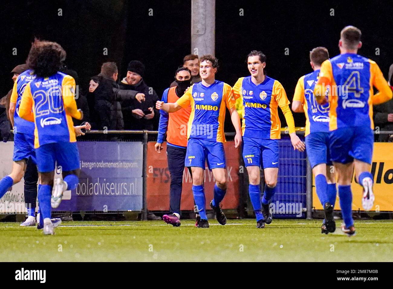 VEGHEL, PAYS-BAS - JANVIER 12 : Ben van den Nieuwenhof de Blauw Geel 38 ...