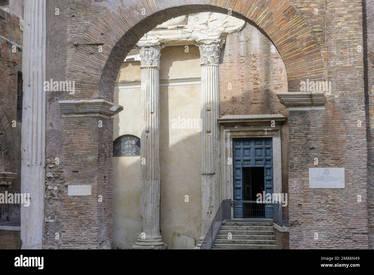 Portique octavia rome Banque de photographies et d’images à haute ...
