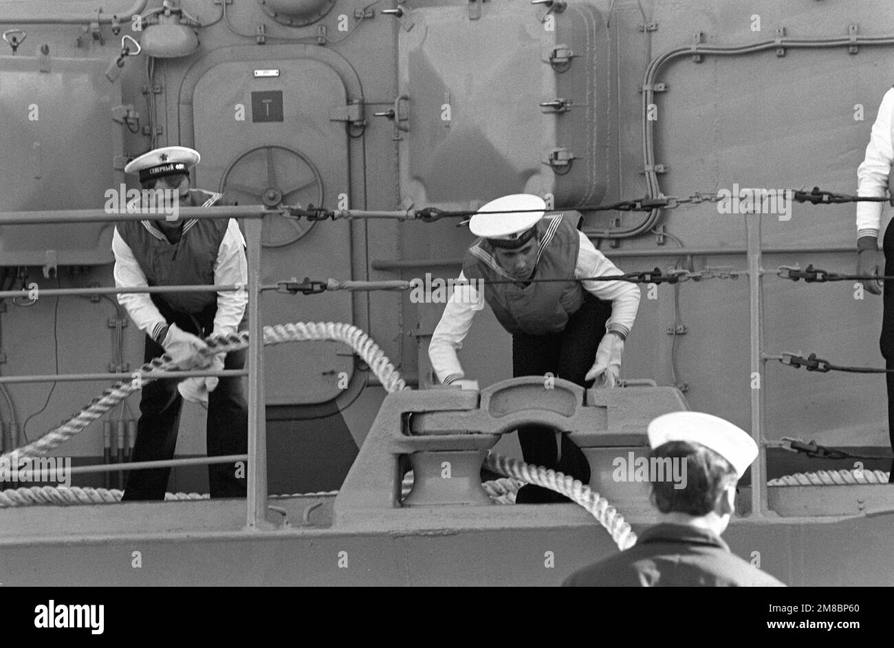 Guide missile destroyer Banque d'images noir et blanc - Alamy