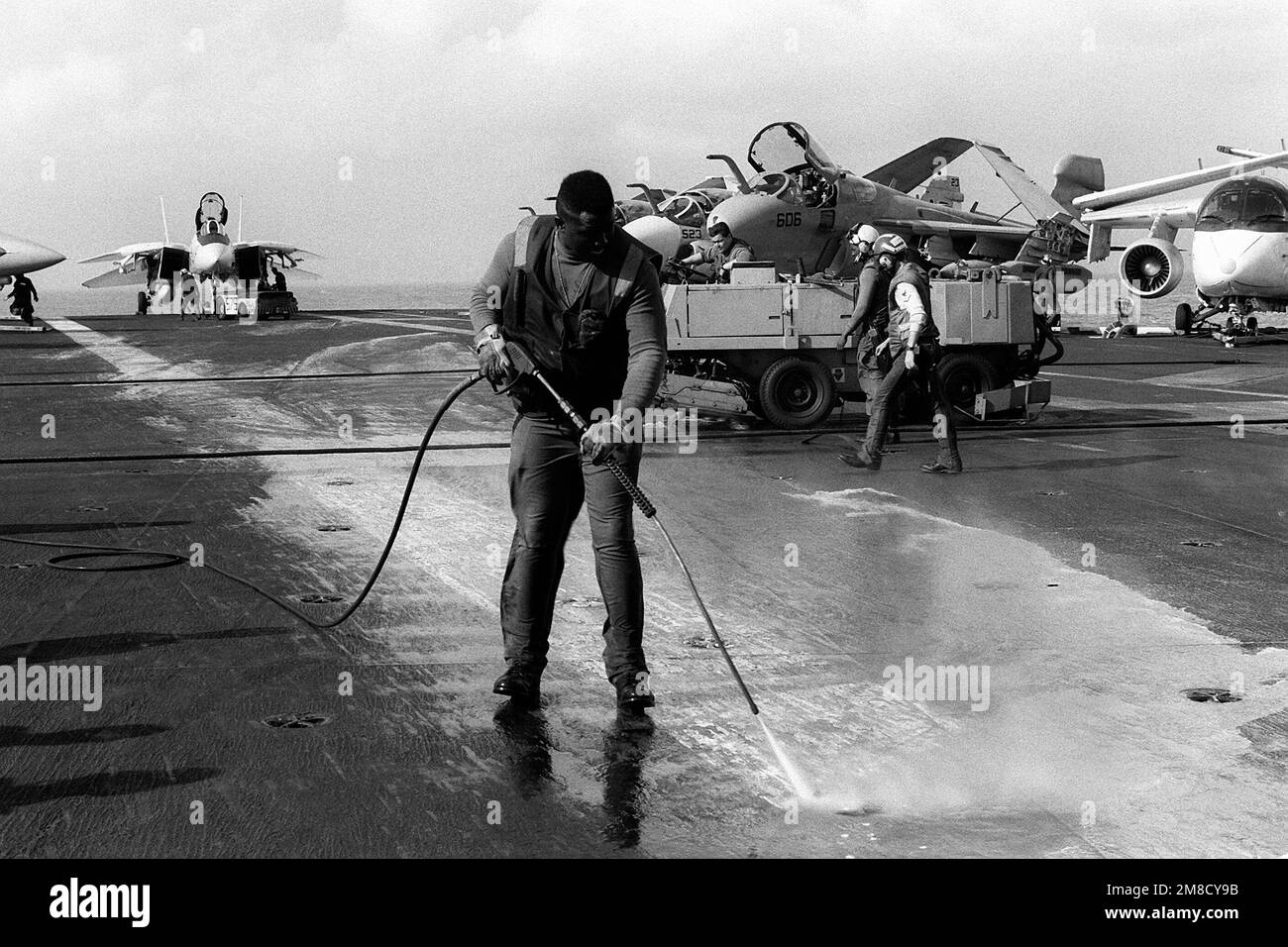 Aviation Boatswain's Mate H (Aircraft Handling) 3rd classe Heerey C ...