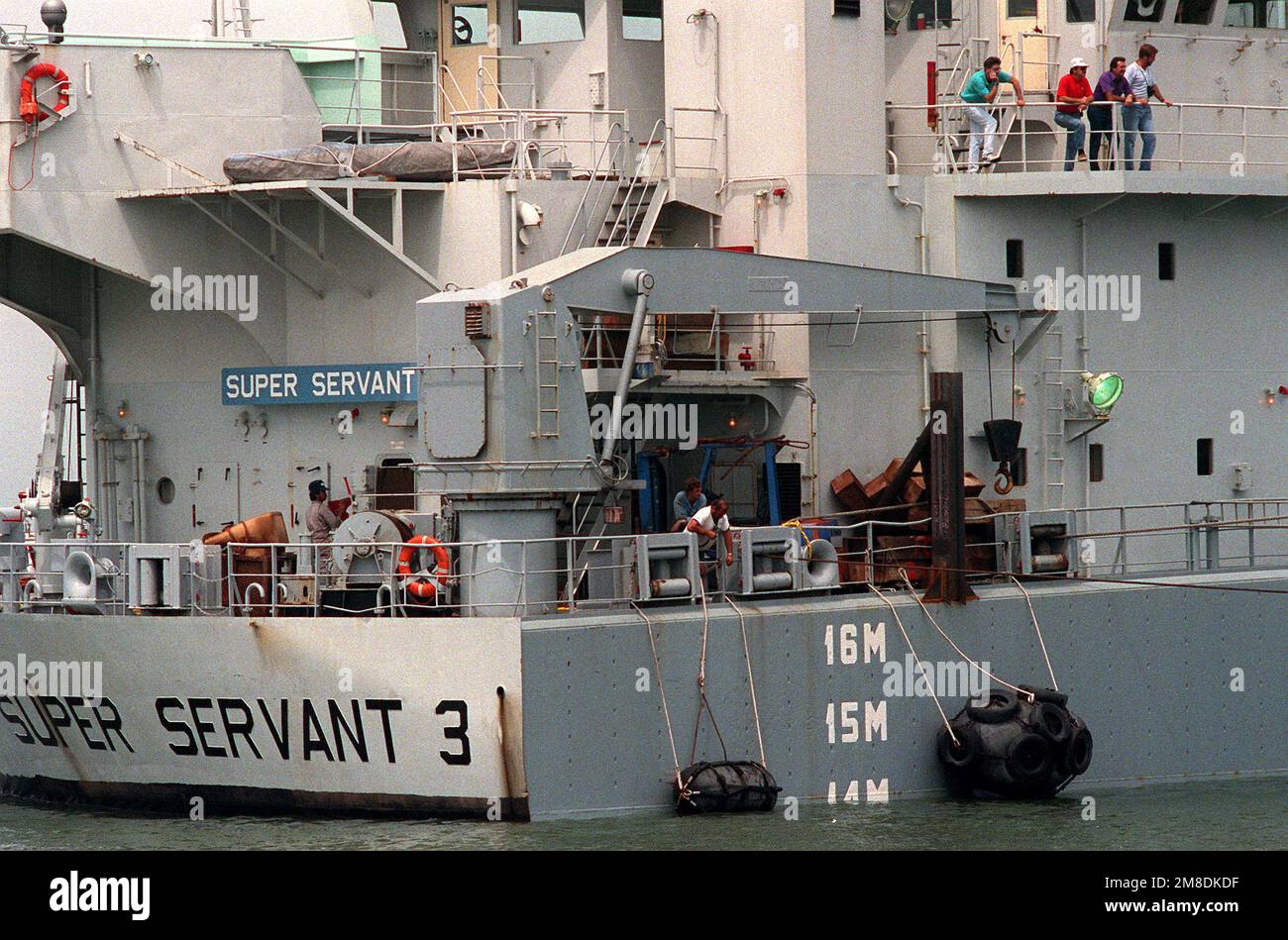 Kuwait naval forces Banque de photographies et d’images à haute ...