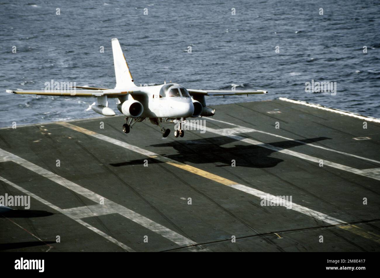 Un avion Viking S-3A de l'Escadron anti-sous-marin 29 (VS-29), dont le ...