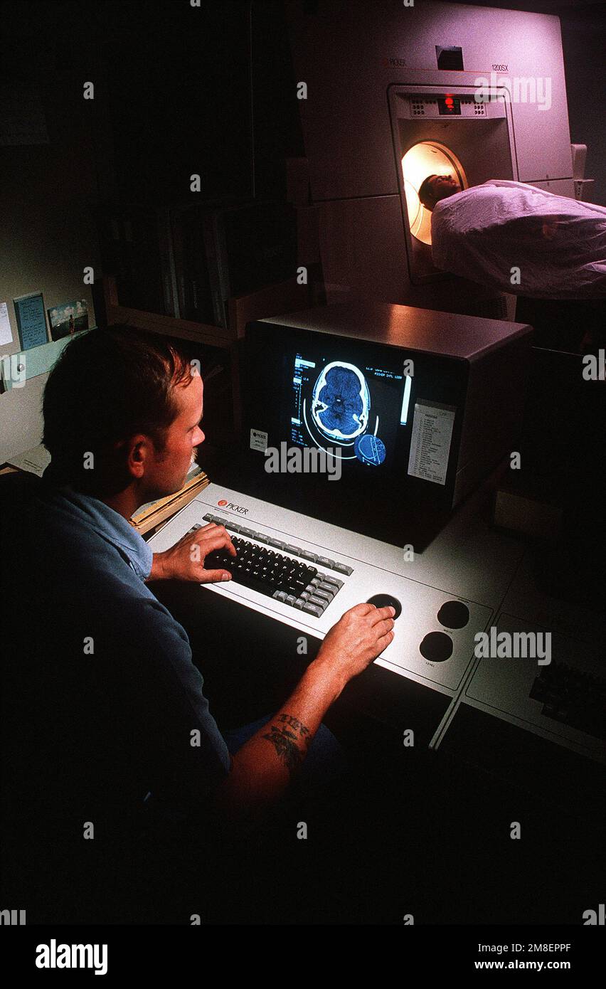 Tomographie axiale informatisée Banque de photographies et d’images à ...
