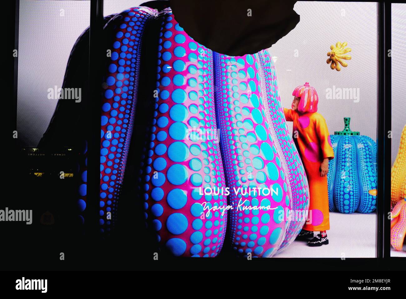 Harrods yayoi kasuma Banque de photographies et d’images à haute ...