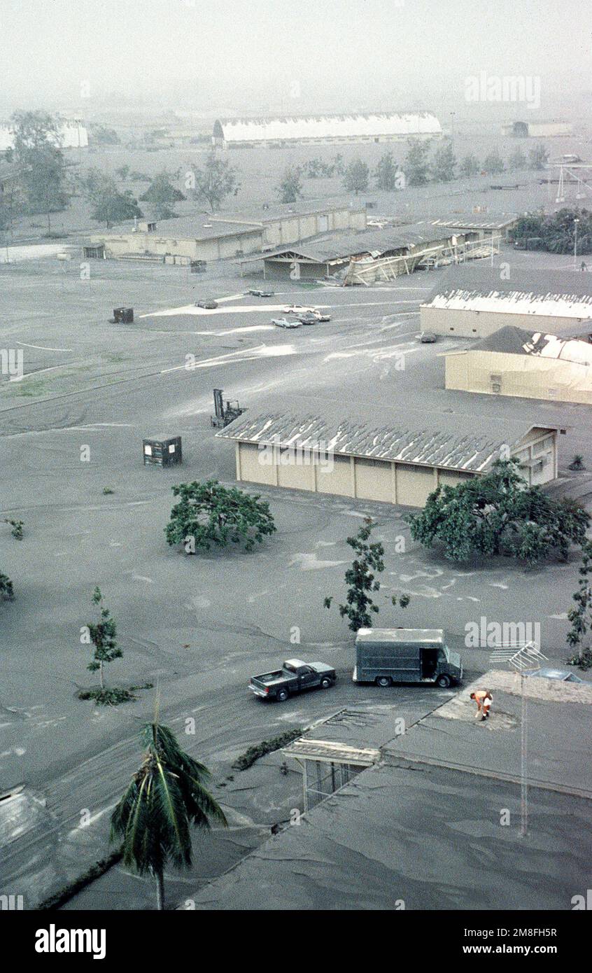 Les bâtiments s'effondrent sous le poids des cendres volcaniques et des ...