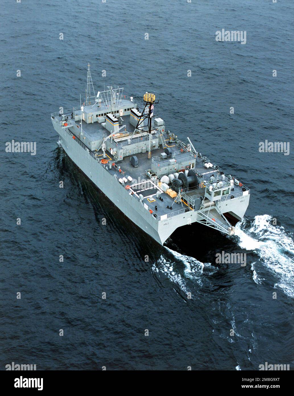 Une vue du quartier portuaire du navire de surveillance maritime USNS ...