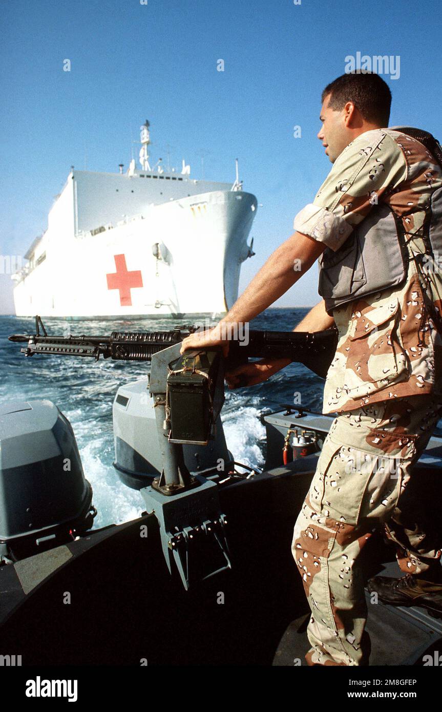 A ÉTATS-UNIS Les membres de l'équipage de sécurité du port de la Garde ...