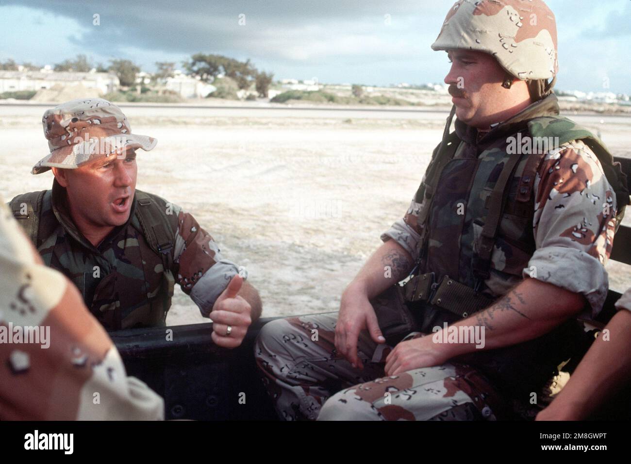 Les membres du bataillon de construction mobile navale 40 (NMCB-40 ...