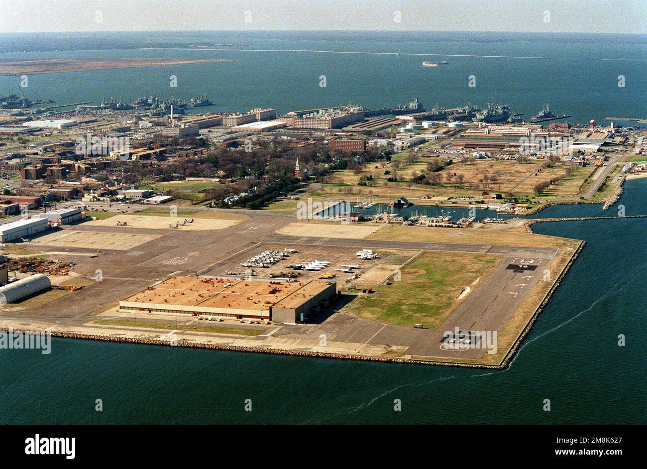 Norfolk naval base Banque de photographies et d’images à haute ...