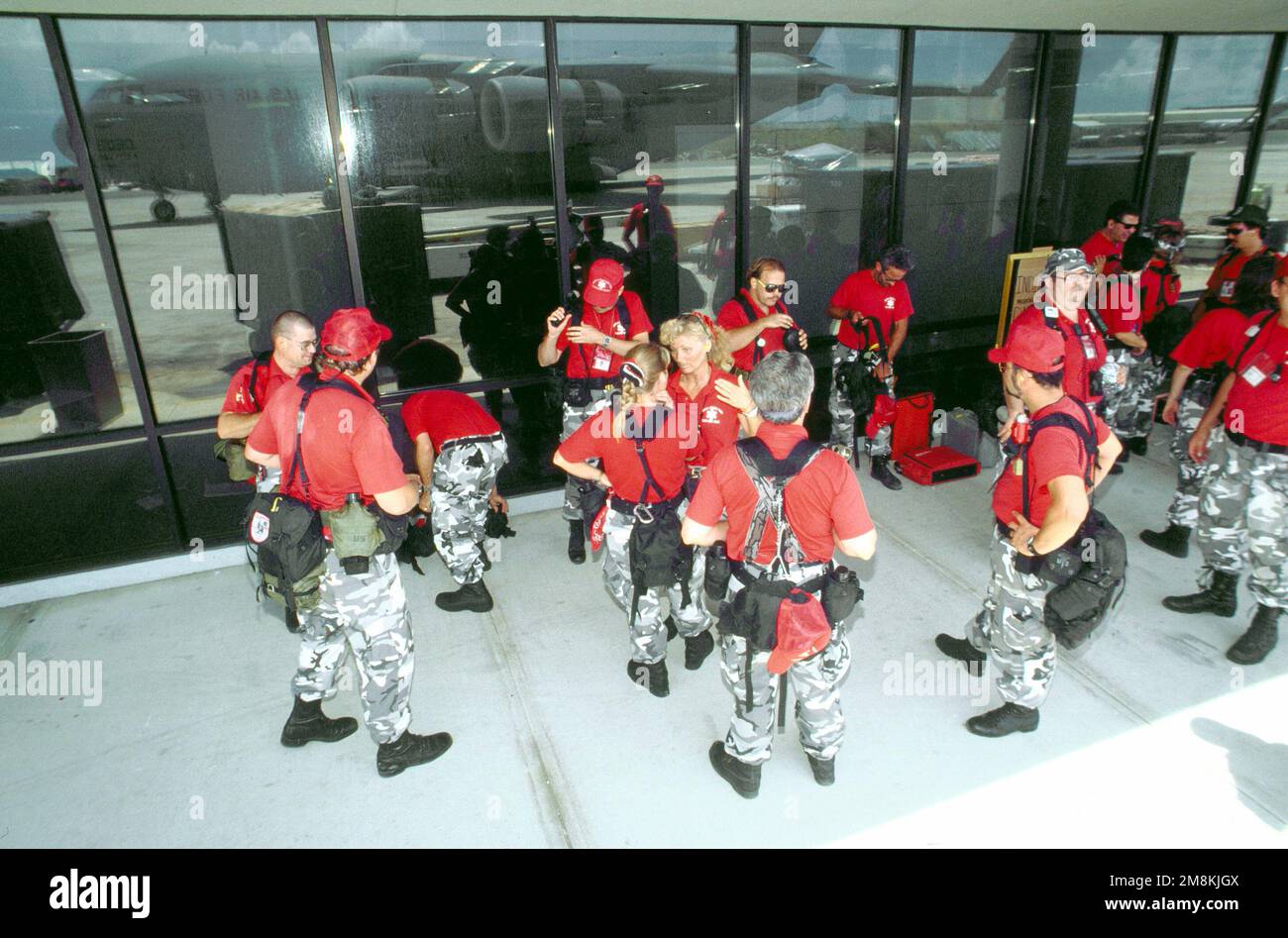 Les membres de l'équipe d'intervention du comté d'Allen dans le nord ...