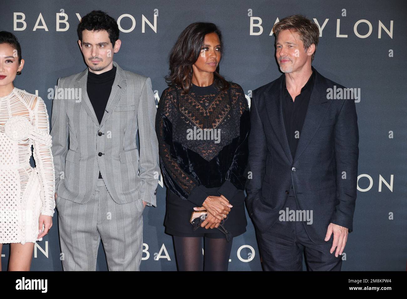 Paris, France. 14th janvier 2023. Damien Chazelle, Karine Lemarchand et Brad Pitt assistent à la ...