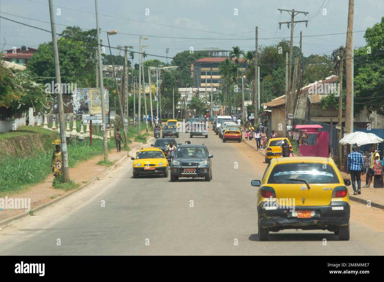 Scène De Vie Dans Les Rues De Yaoundé Au Cameroun Circulation Dans Le